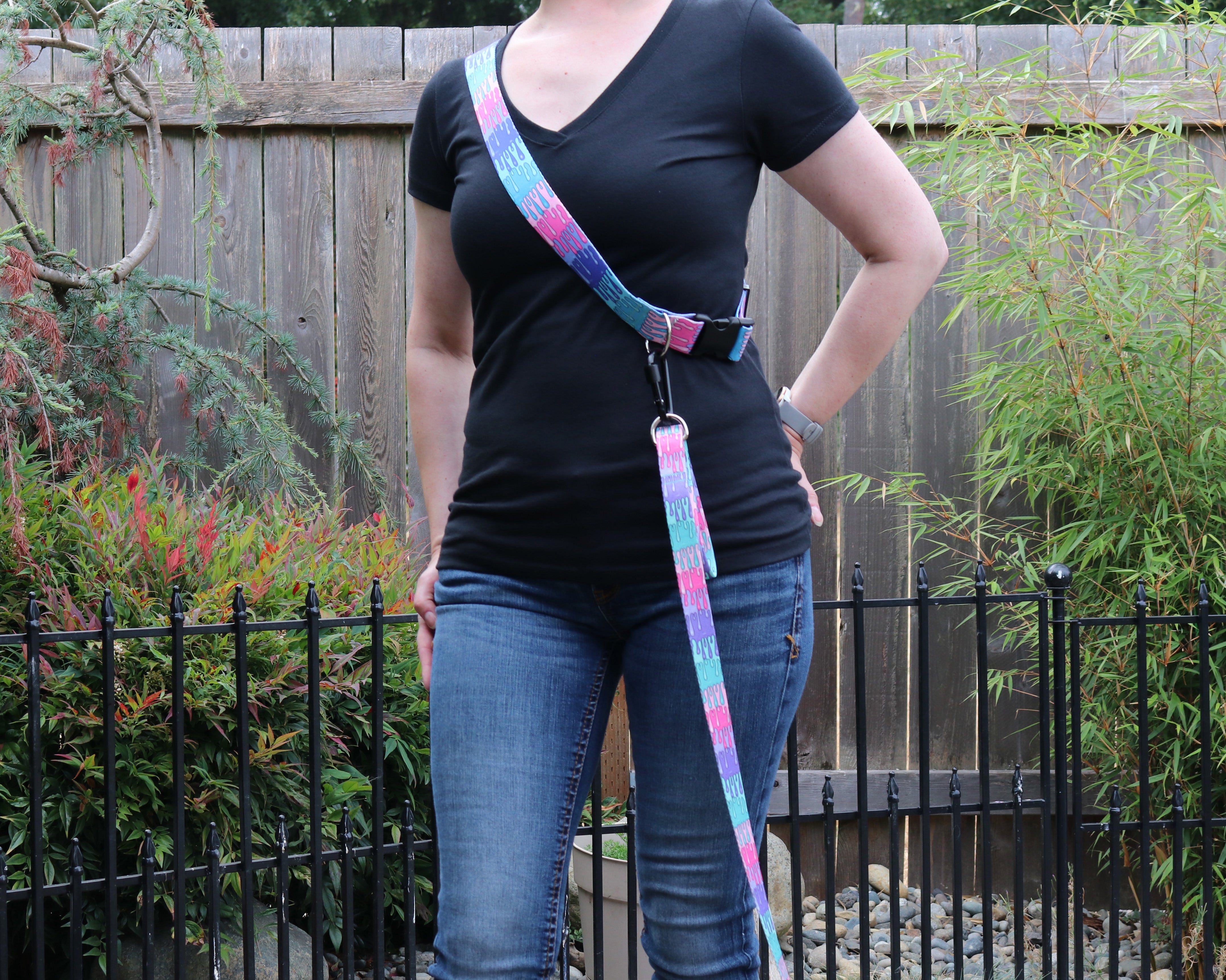 Playful Drips Handsfree Leash Attachment – Evergreen Dog LLC